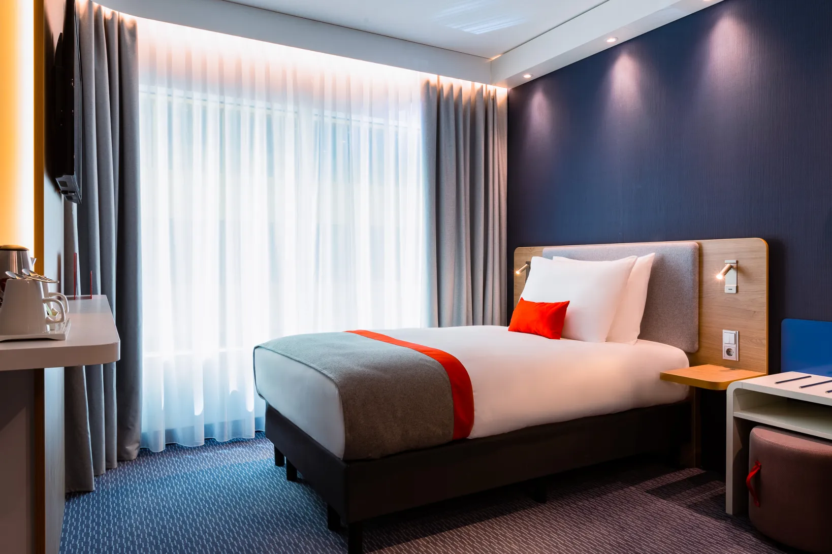 Holiday Inn Express Amsterdam North Riverside | Odyssey Hotel Group